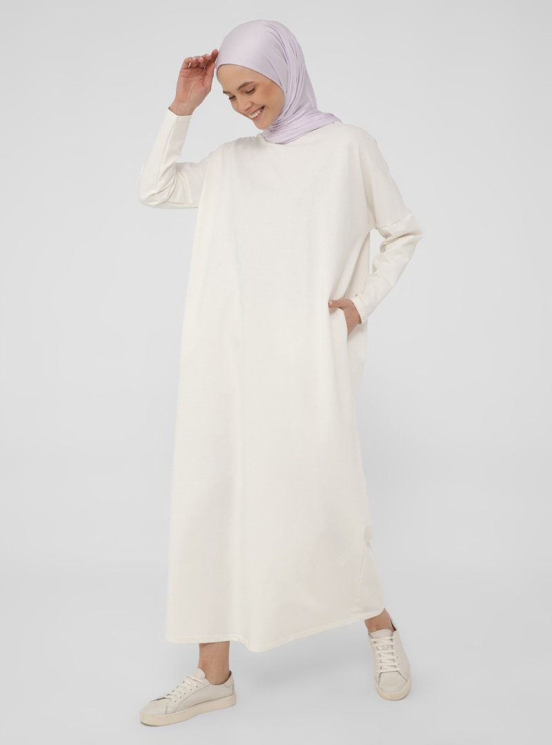 Refka Koyu Beyaz Gizli Cep Detaylı Salaş Elbise | Devr-i Tesettür